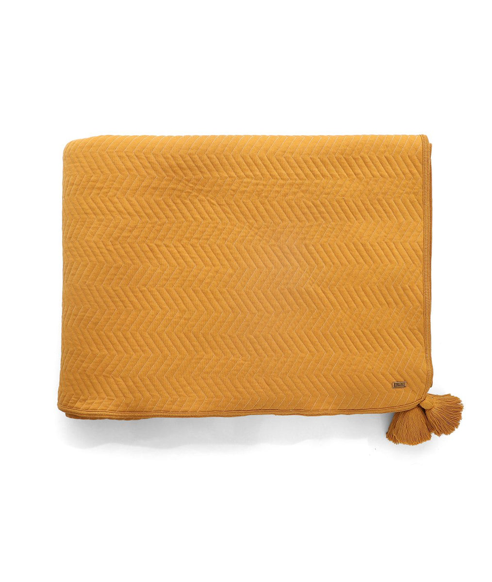 Cotton Knitted With Polyester Filled King Size Bed Cover With 2 Pillow Cotton Knitted With Polyester Filled King Size Bed Cover With 2 Pillow