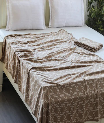 AC Blanket : A Must have for a Good Night's Sleep – Pluchi Online