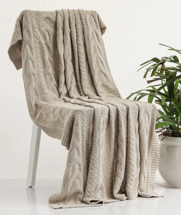 7 BEST THROWS FOR A COZY FALL SEASON – Pluchi Online