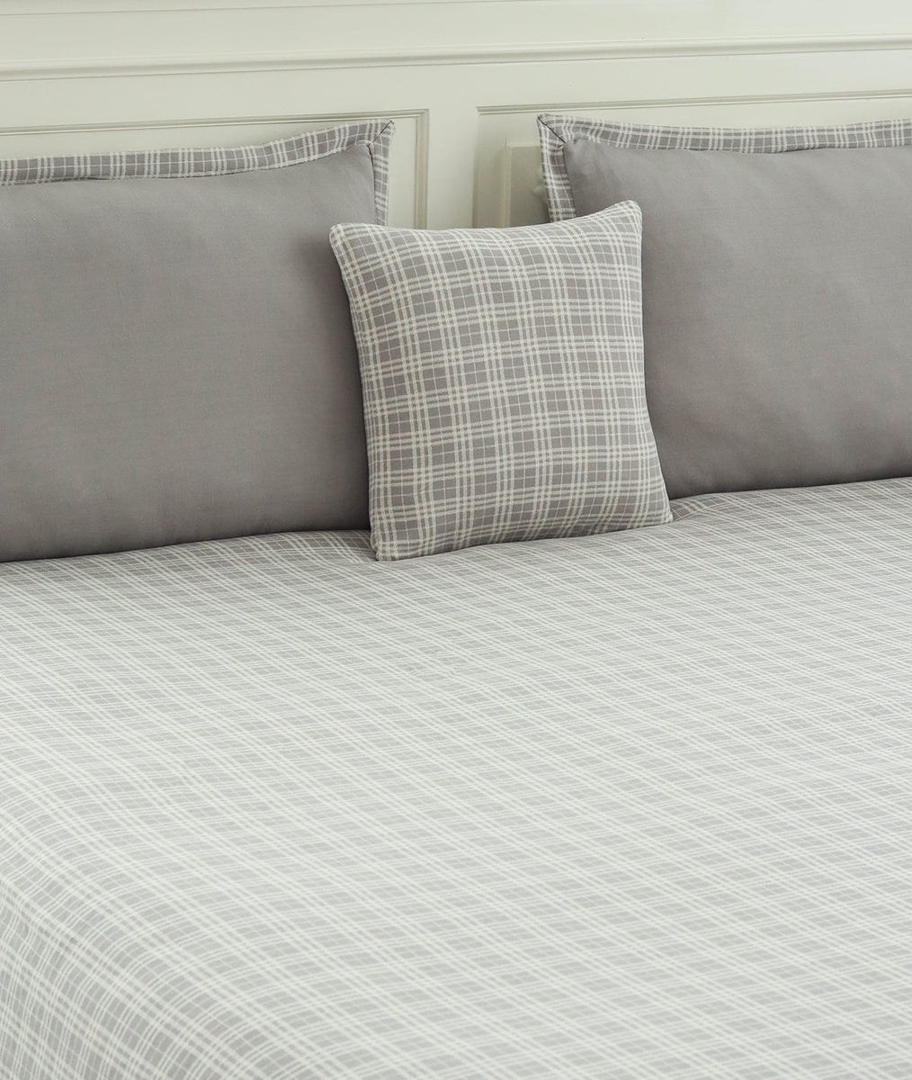 Burberry- Pale Whisper & Natural Color Cotton Knitted King Size Bed ...