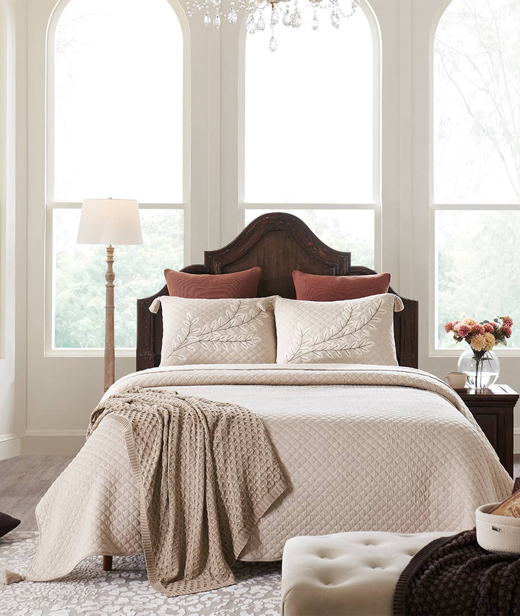 Floraison Cotton knitted Bed Cover with Embroidered Pillow Cover ( Set ...