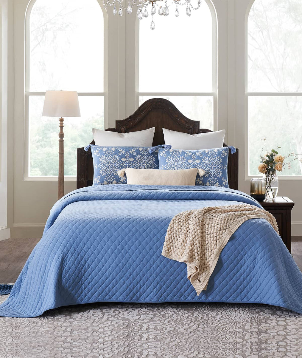 Floraison Cotton knitted Bed Cover with Embroidered Pillow Cover in Li ...