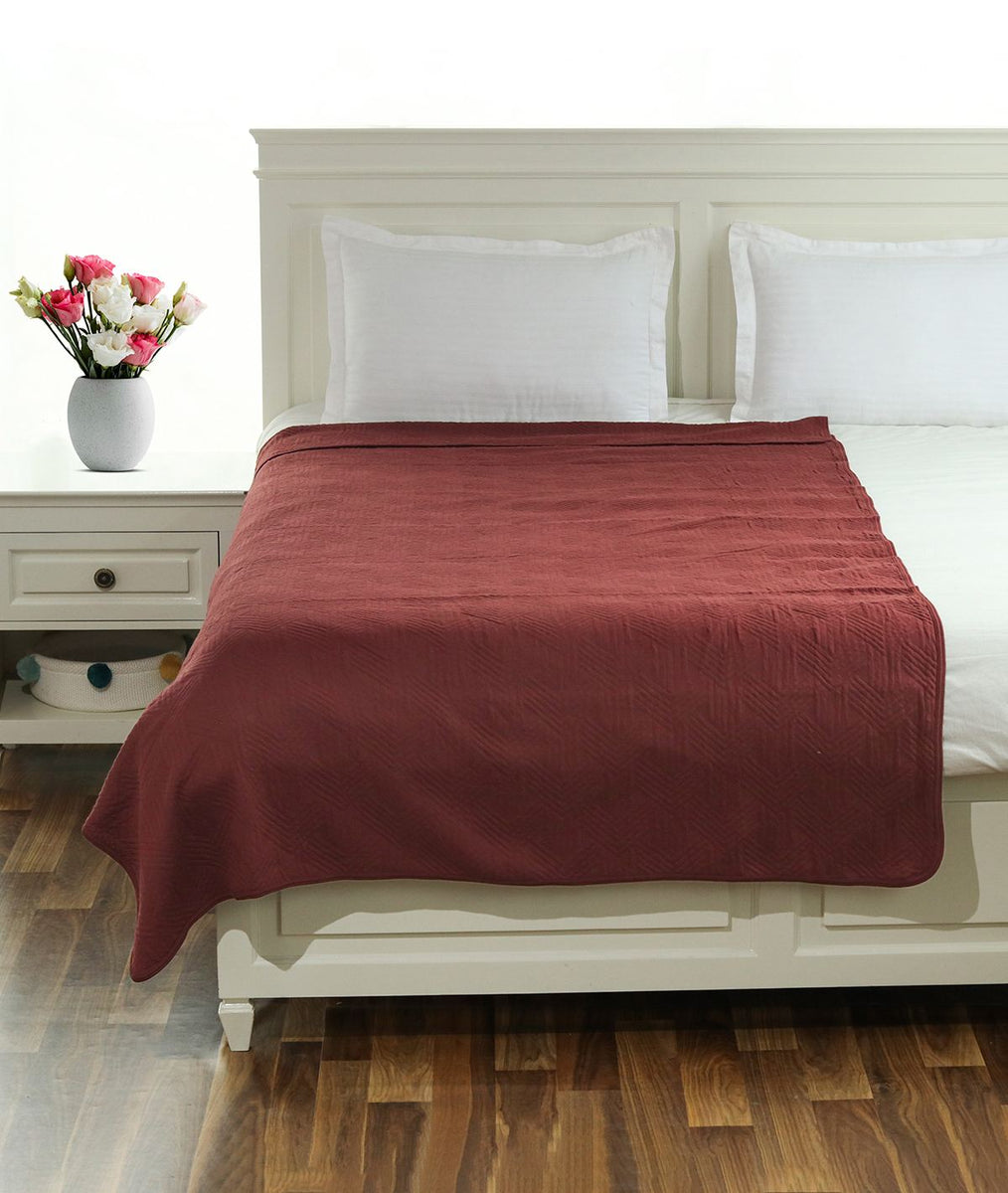 Parquet Texture Maroon Cotton Knitted Light weight Quilted Blanket ...